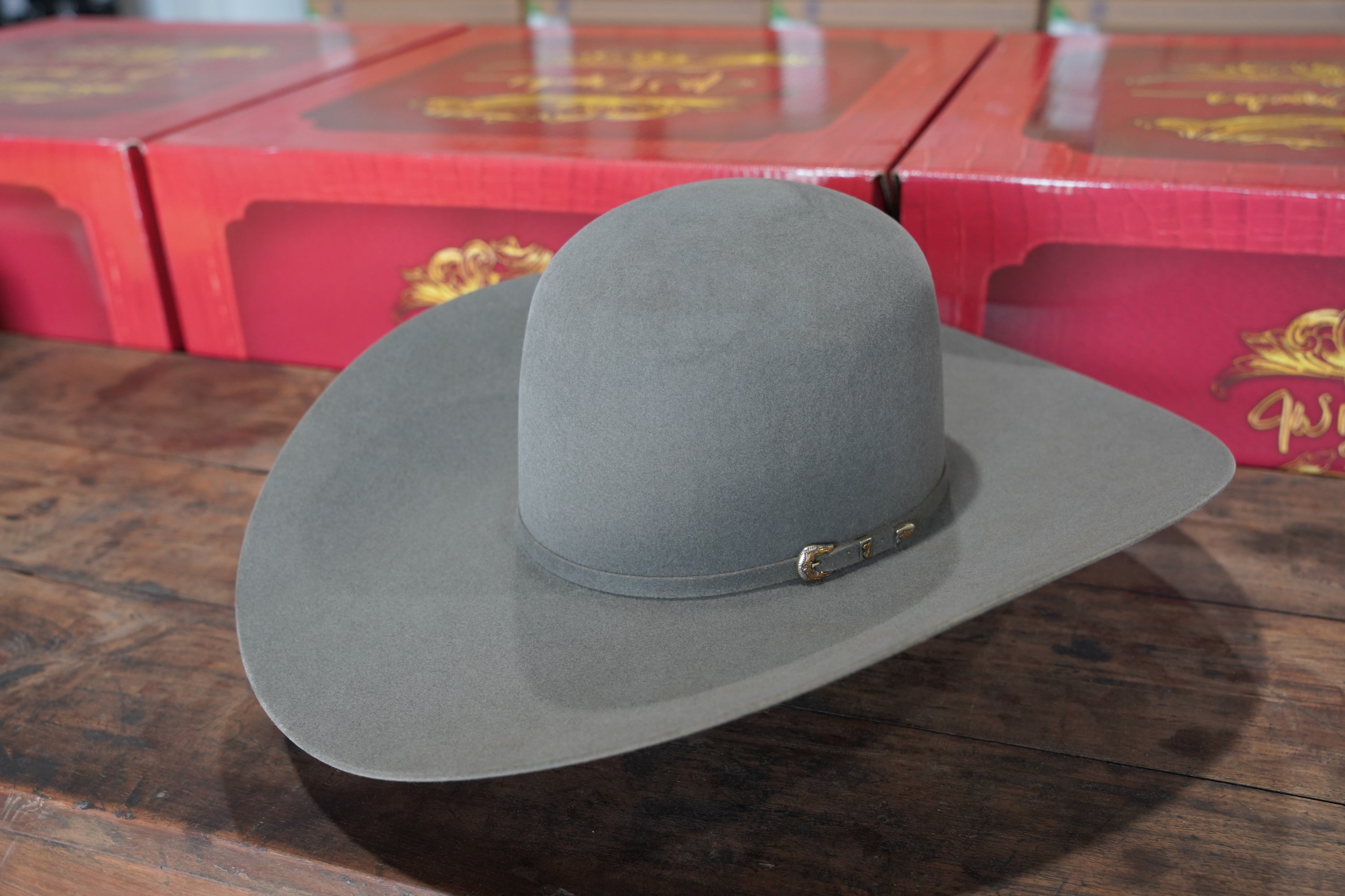 JW Brooks - Double R Hat House